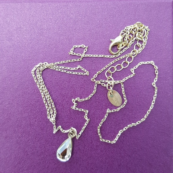 Yves Rocher | Jewelry | Yves Rocher Crystal Droplet Pendant Necklace ...